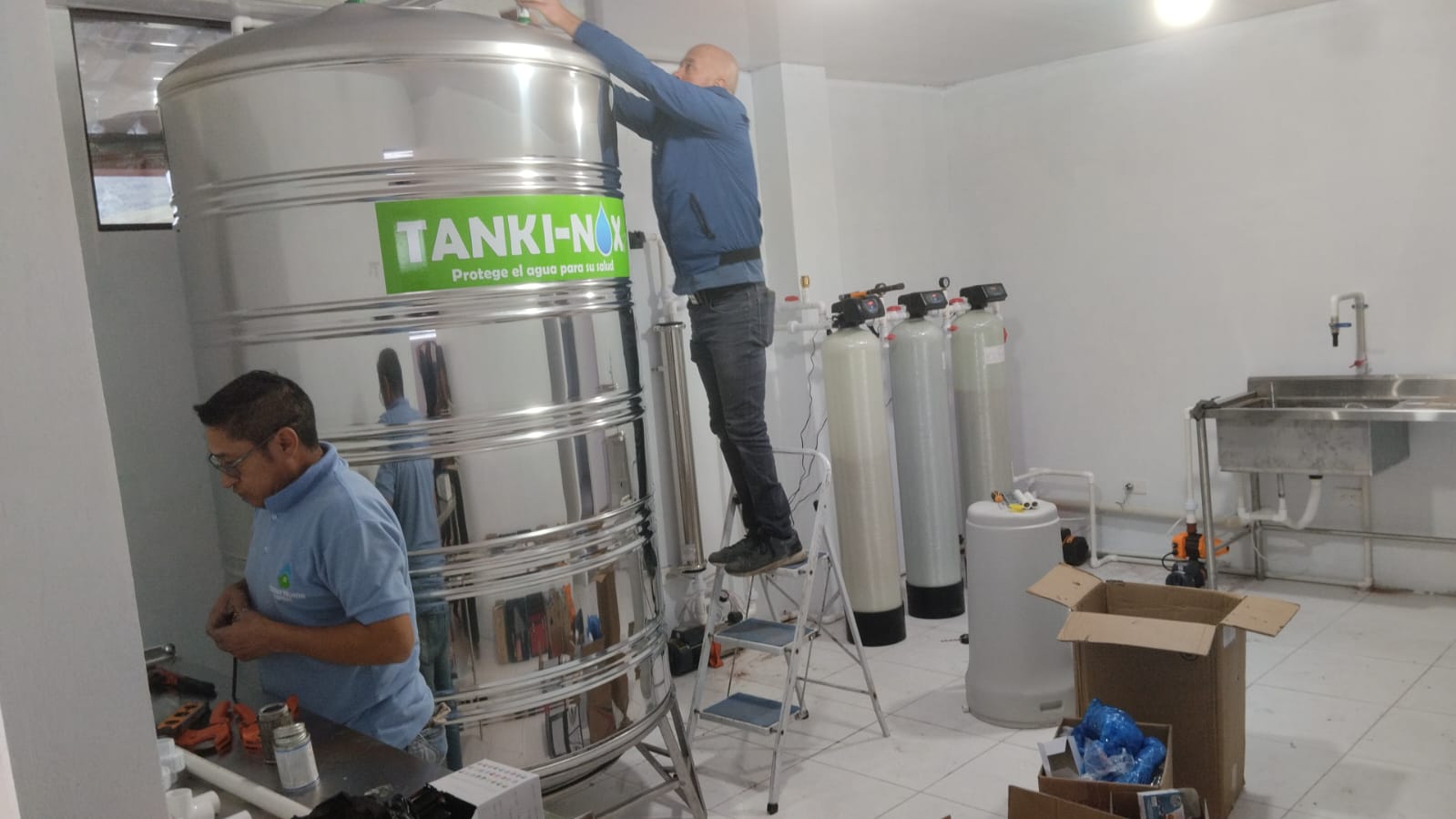 Pilahuín: Yatzaputzán consolida embotellado de agua - El Heraldo