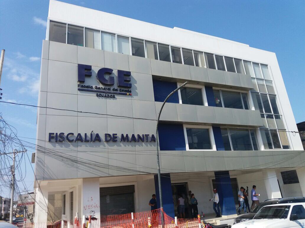 Allanan Fiscalía de Manta - El Heraldo
